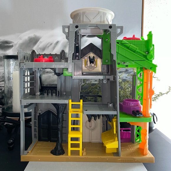 DC Comics | Toys | Fisher Price Batman Wayne Manor Tower Imaginext ...